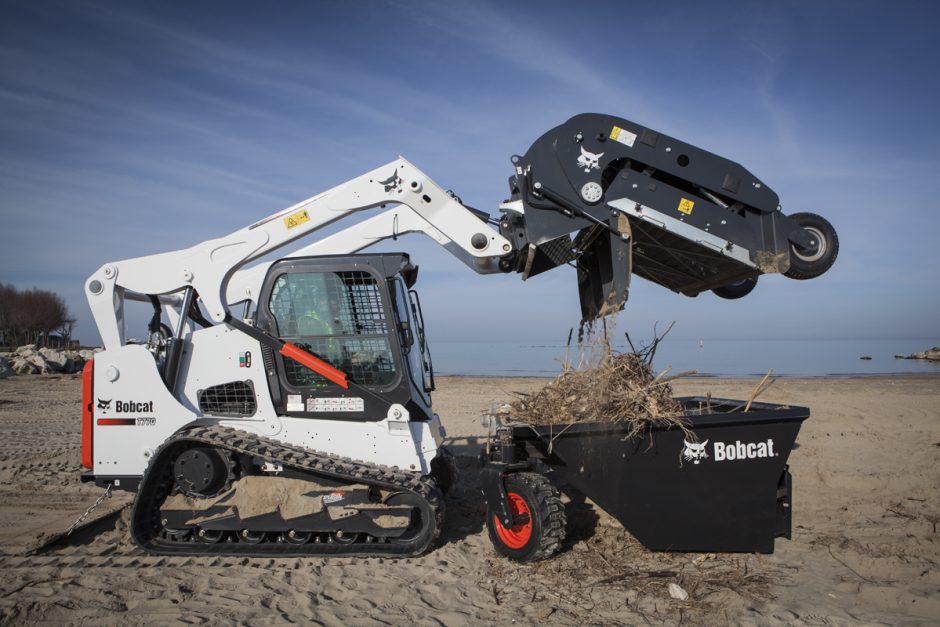 Bobcat-T770-Sand-cleaner-Dumping-Hopper-160129_MG_5669 - Adare Machinery